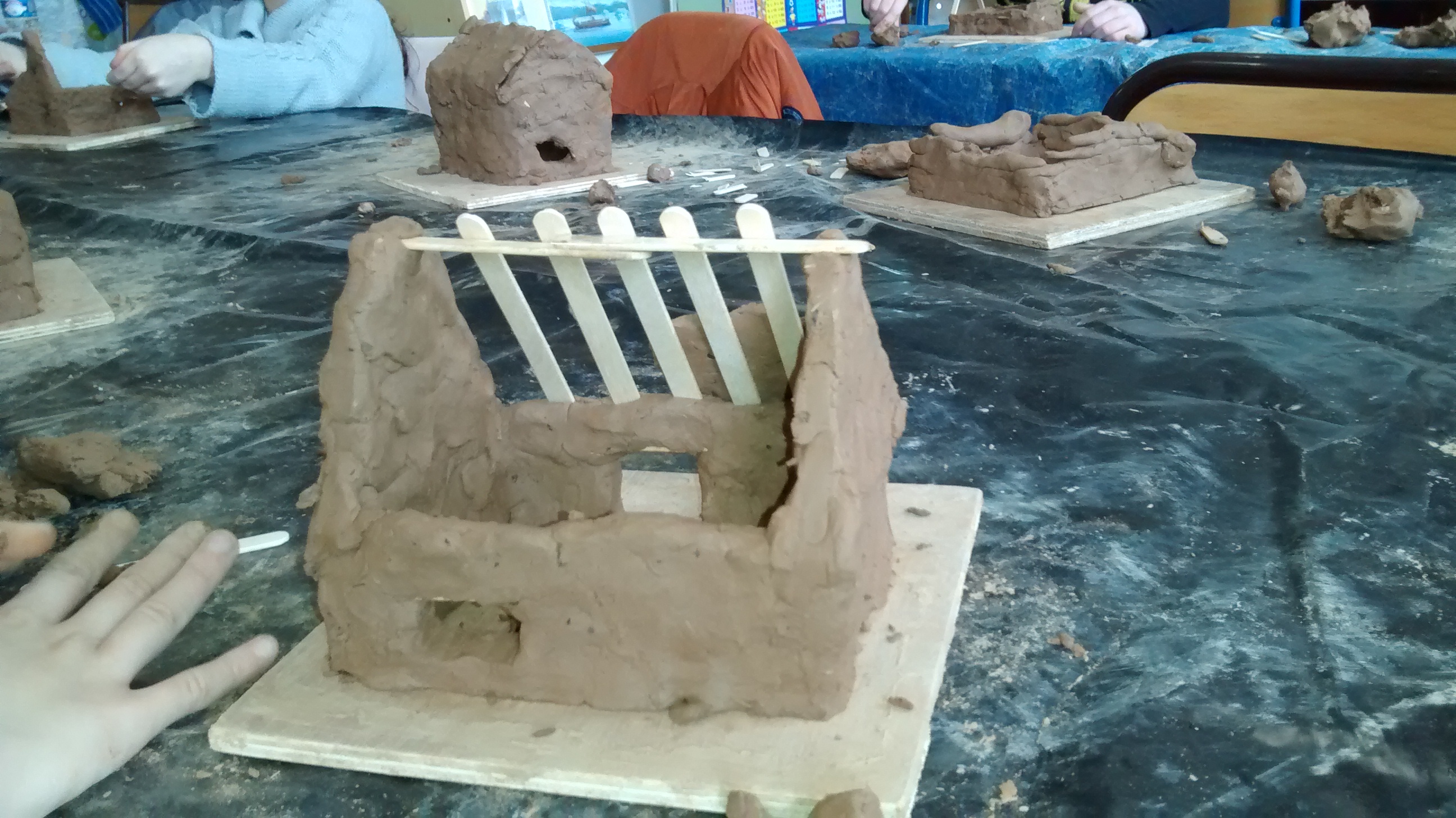 Construction de maisons en argile - Ecole d'Hémévillers